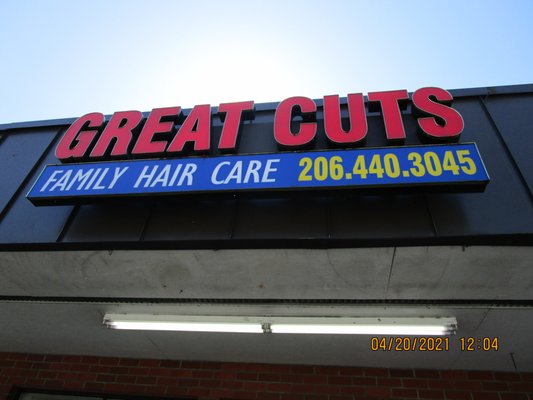 GREAT CUTS - Updated September 2025 - 10 Photos & 51 Reviews - 1117 N ...