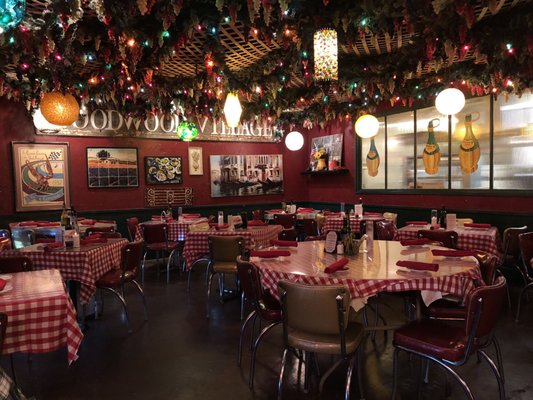 MONJUNIS ITALIAN CAFE - 219 Photos & 135 Reviews - Italian - 711 ...