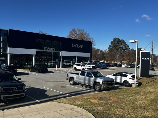 EVANS KIA - Updated October 2025 - 38 Photos & 49 Reviews - 4580 ...