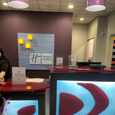 HOLIDAY INN EXPRESS & SUITES COLUMBUS - POLARIS PARKWAY - Updated July ...