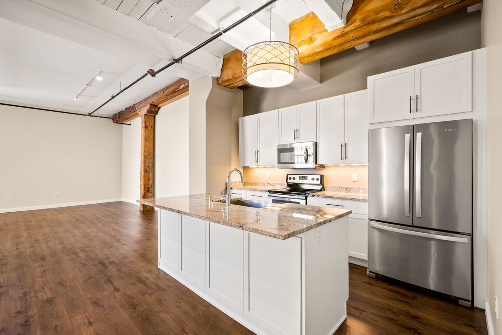 RIVER PLACE LOFTS - Updated June 2026 - 32 Photos - 625 W Freshwater ...