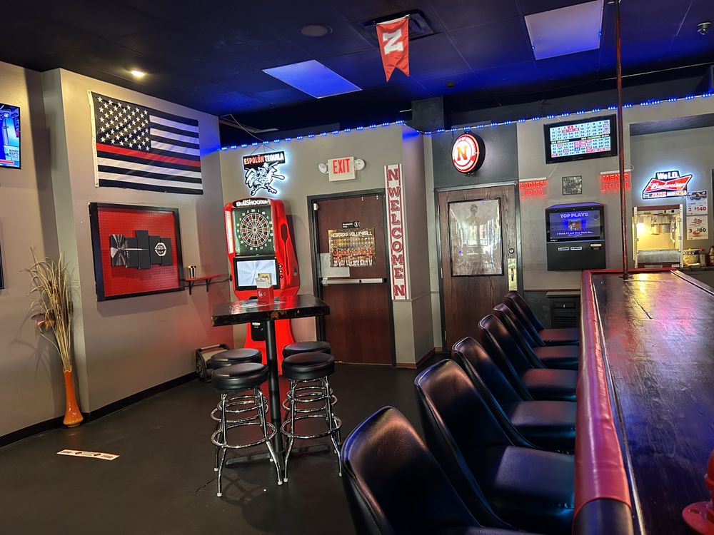 VARIATIONS “HOOCH HOUSE” - Updated February 2025 - 13 Photos - 317 S ...