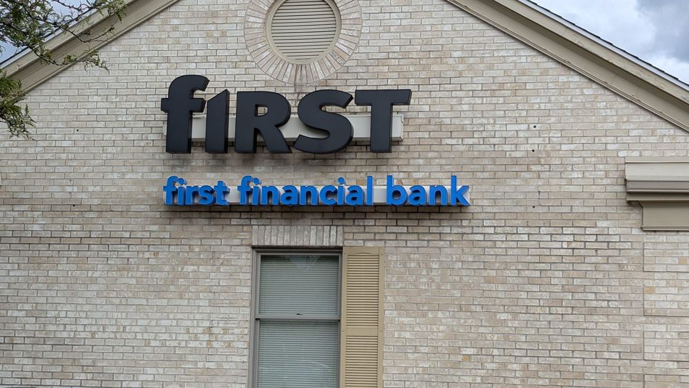 FIRST FINANCIAL BANK - Updated May 2026 - 4391 Far Hills Ave, Dayton ...