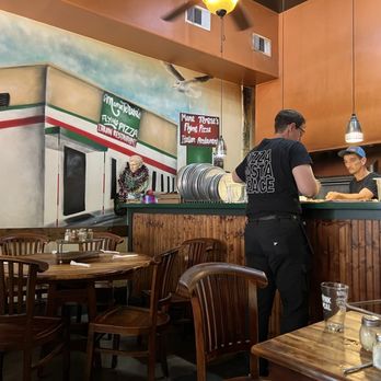 MAMA TERESA’S FLYING PIZZA & ITALIAN RESTAURANT - Updated May 2024 - 553 Photos & 769 Reviews ...