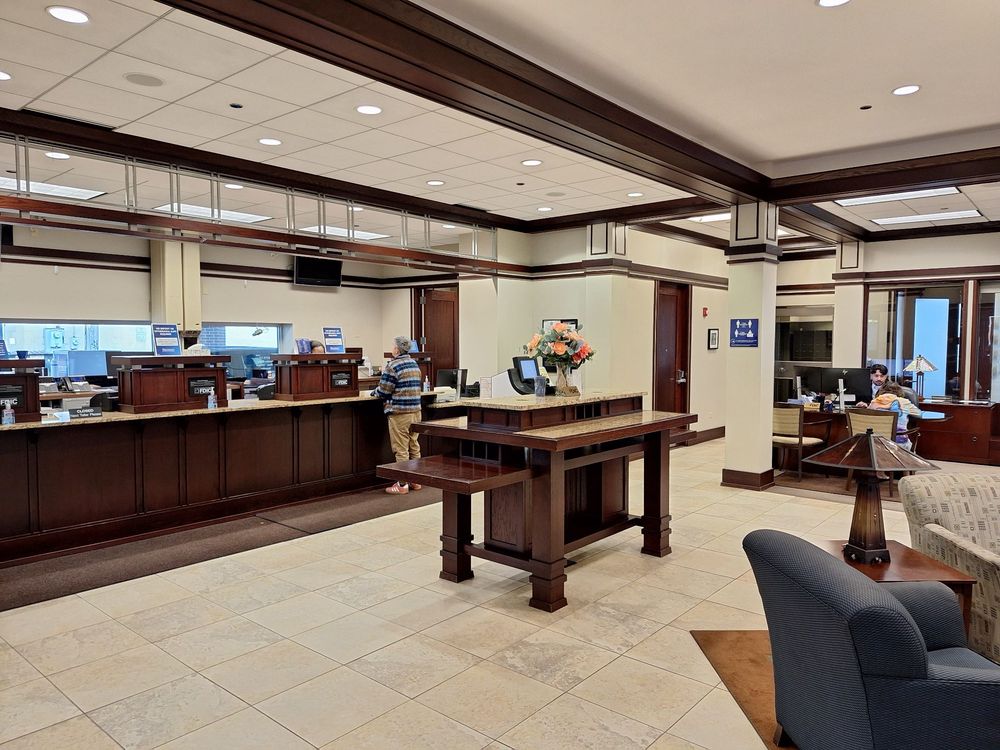 WINTRUST BANK - ROGERS PARK - Updated May 2026 - 11 Reviews - 7555 N ...