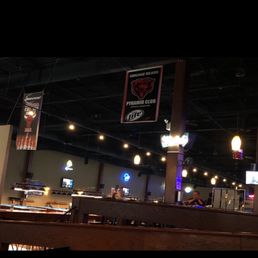 PYRAMID PIZZERIA & SPORTS BAR - Updated December 2025 - 113 Photos ...