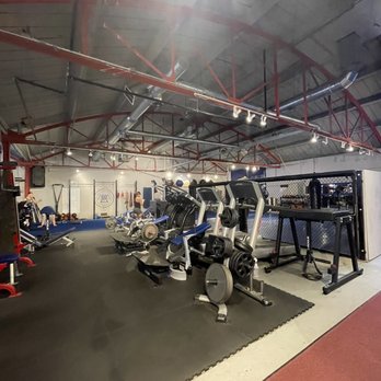 SUMMIT STRONG - Updated July 2025 - 19 Photos & 62 Reviews - 925 ...