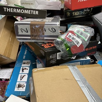 TREASURE HUNT LIQUIDATORS BIN MEGA STORE - Updated January 2026 - 67 ...