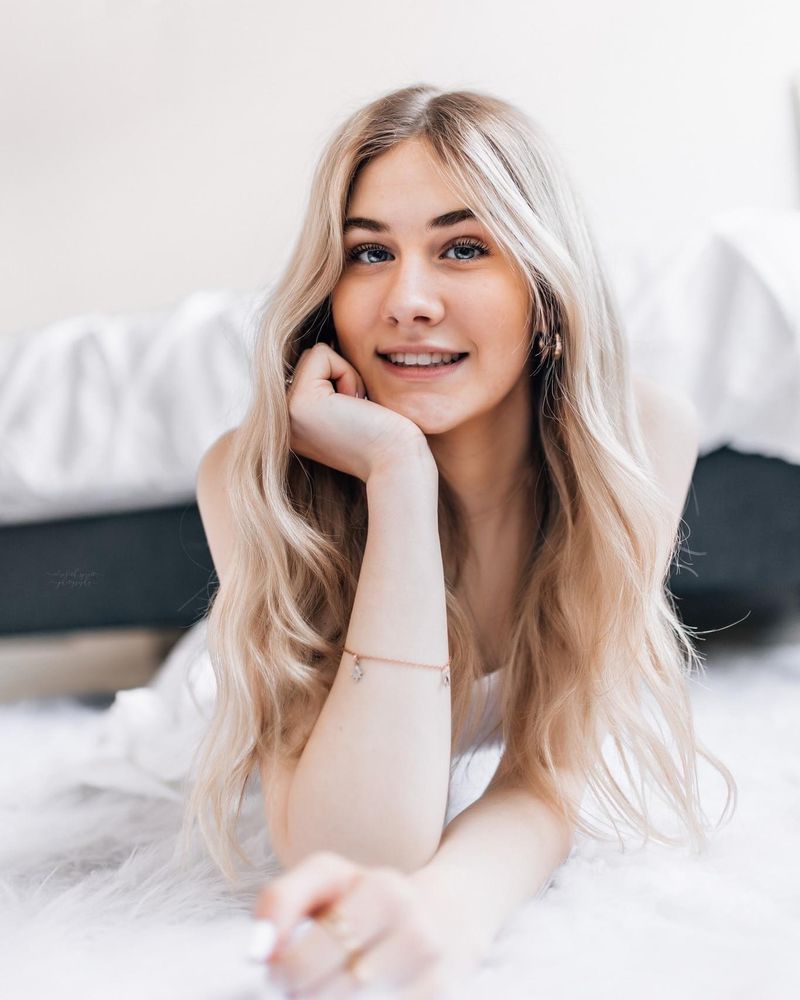 ELIZABETH SPRATT PHOTOGRAPHY - Updated May 2024 - Oxford, Iowa ...