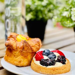 SWEET LILI’S BAKERY - 390 Photos & 474 Reviews - Bakeries - 23016 Lake Forest Dr, Laguna Hills ...