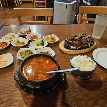 TTOBONGEE CHICKEN - Updated June 2024 - 73 Photos & 45 Reviews - 702 A ...