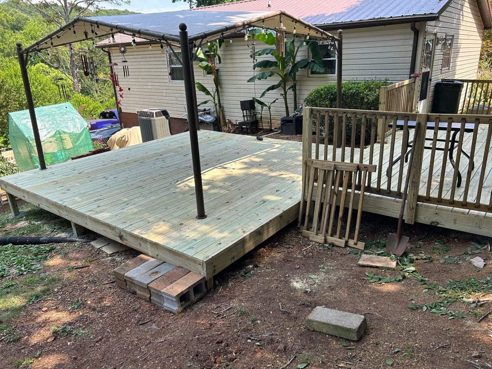 ALPHA DECKING & LANDSCAPE DESIGN - 15 Photos - 1206 Wilburn Rd ...