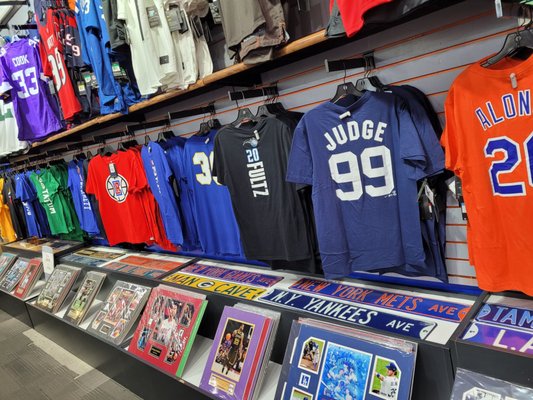 ULTIMATE SPORTS FAN - Updated February 2025 - 154 Photos - 8001 S ...