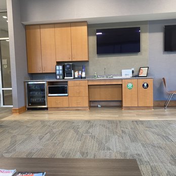 RALEIGH EXECUTIVE JETPORT - Updated January 2026 - 19 Photos - 700 Rod ...