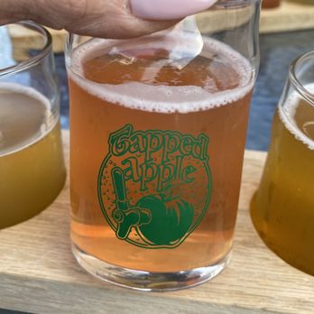 TAPPED APPLE HARD CIDER - Updated April 2025 - 77 Photos & 69 Reviews ...