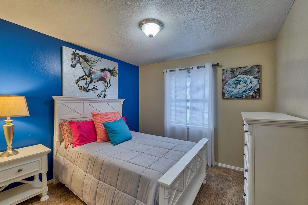 CHENAL PLACE - 20 Photos - 1812 Reservoir Rd, Little Rock, Arkansas ...