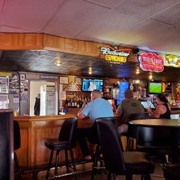 PIPER INN - Updated June 2025 - 351 Photos & 341 Reviews - 2251 S ...