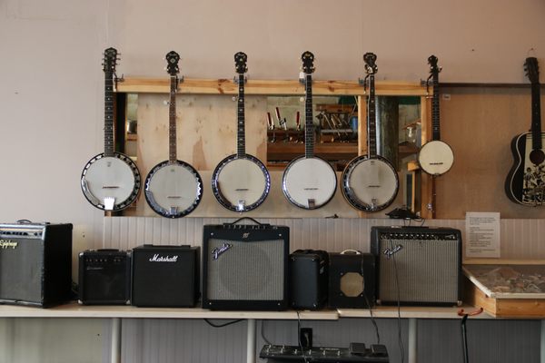 HARGISS STRINGED INSTRUMENTS - Updated January 2026 - 16 Photos & 14 ...