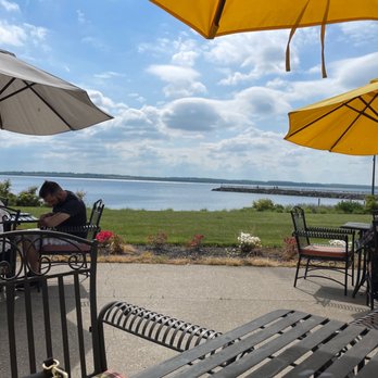 F2T KITCHEN & BAR - Updated December 2025 - 41 Photos & 29 Reviews - 41 ...