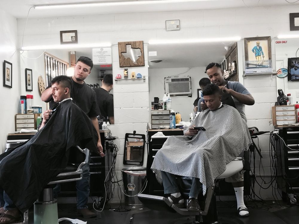 SCISSOR HANDS BARBER SHOP - 52 Photos & 10 Reviews - 2420 W Clarendon ...