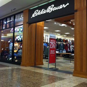 VANDERLOOP SHOES APPLETON - Updated August 2025 - 1861 N Casaloma Dr ...