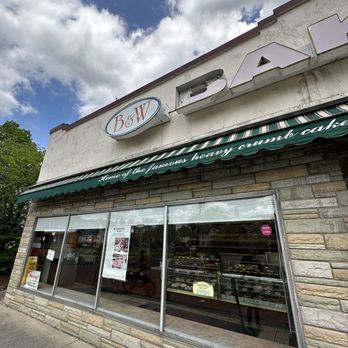 B & W BAKERY - Updated October 2025 - 371 Photos & 343 Reviews - 614 ...