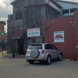 SHOT TOWER INN - Updated May 2025 - 111 Photos & 117 Reviews - 390 ...