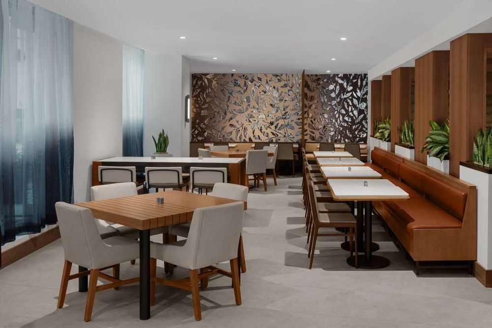 EMBASSY SUITES BY HILTON MADISON DOWNTOWN - Updated January 2026 - 108 ...