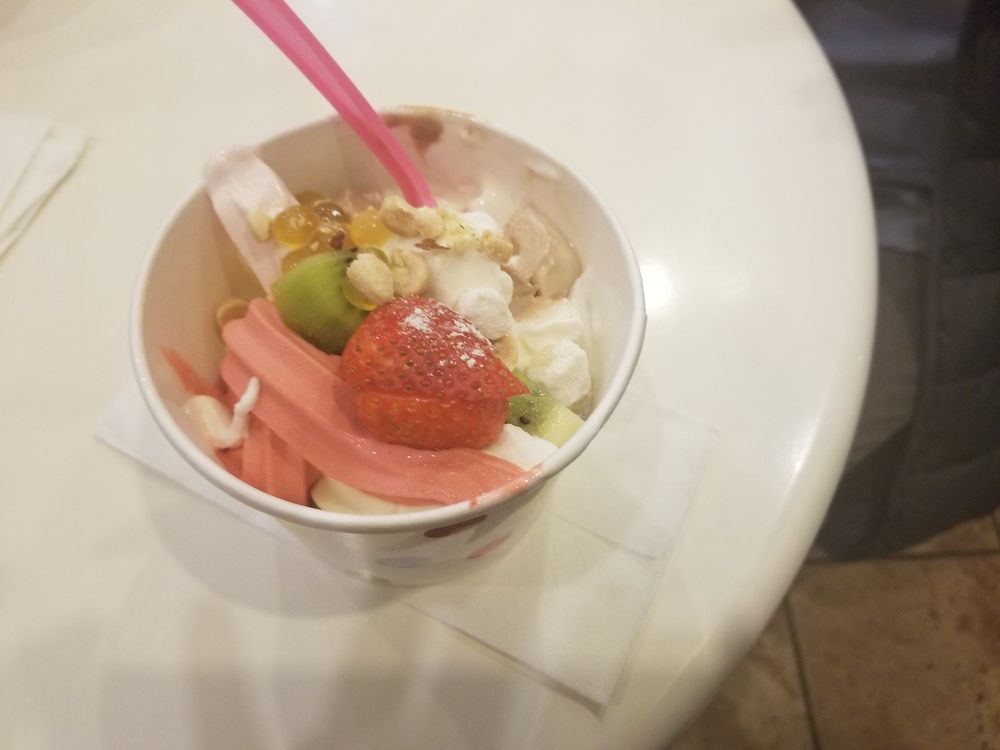 YOPOP FROZEN YOGURT - 32 Photos & 59 Reviews - 212 Crossroads Blvd ...