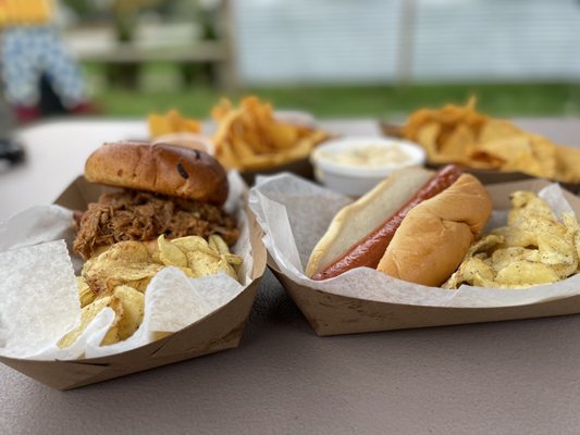 ED DUNNEBACK AND GIRLS FARM MARKET - Updated October 2024 - 232 Photos ...