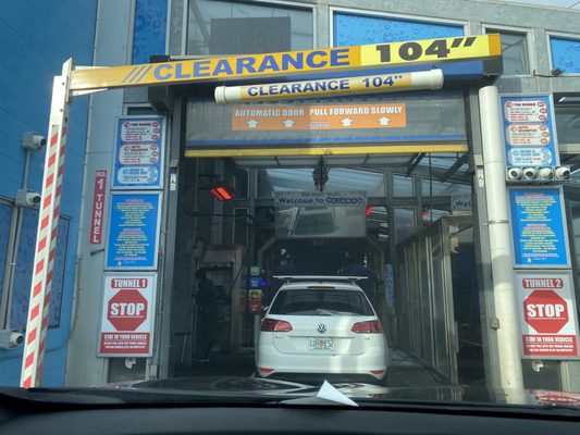 WASHMAN CAR WASH - AIRPORT WAY - Updated January 2025 - 52 Photos & 51 ...