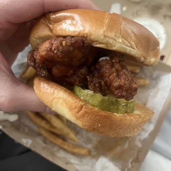 CHUCKS HOT CHICKEN - Updated December 2025 - 59 Photos & 70 Reviews ...