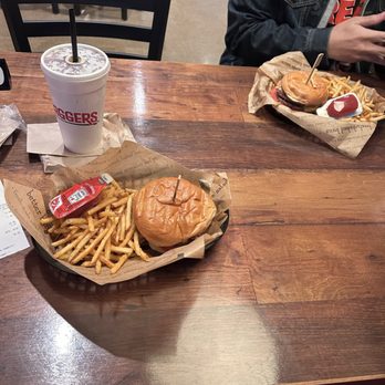 JAGGERS - Updated August 2024 - 84 Photos & 35 Reviews - 9020 Rockville ...