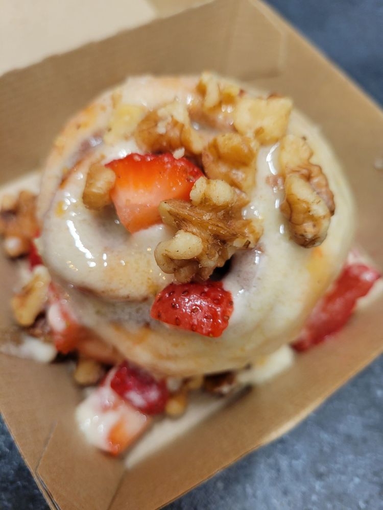 CINNAHOLIC - Updated August 2025 - 186 Photos & 57 Reviews - 245 S ...