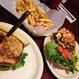 GROVERS BAR & GRILL - Updated December 2025 - 438 Photos & 469 Reviews ...