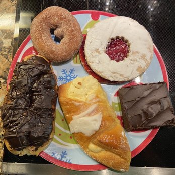 LOCHEL’S BAKERY - Updated July 2024 - 140 Photos & 172 Reviews - 57 S ...