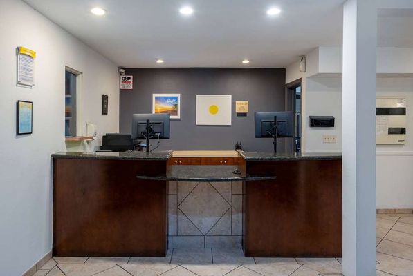 DAYS INN BY WYNDHAM ENCINITAS MOONLIGHT BEACH - Updated December 2025 ...