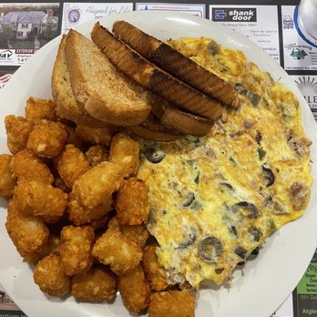 DUTCH-WAY FAMILY RESTAURANT - GAP - Updated January 2026 - 64 Photos ...