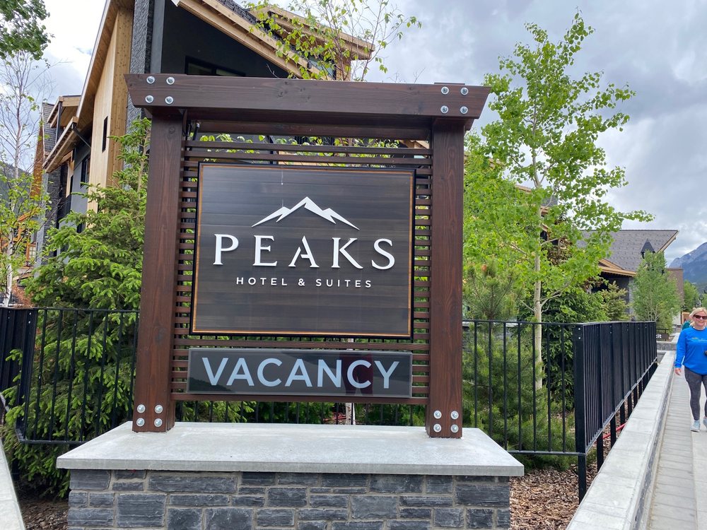 PEAKS HOTEL & SUITES - Updated October 2025 - 13 Photos & 11 Reviews ...