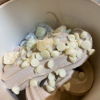 YOLOBERRY YOGURT - Updated August 2025 - 219 Photos & 383 Reviews - 316 ...