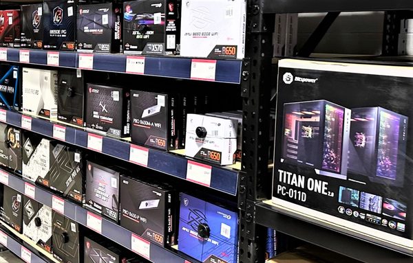 MICRO CENTER - Updated November 2025 - 77 Photos & 35 Reviews - 5702 E ...