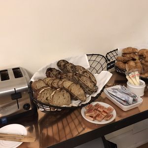 CHELSEA INN - Updated July 2025 - 50 Photos & 127 Reviews - 2095 ...