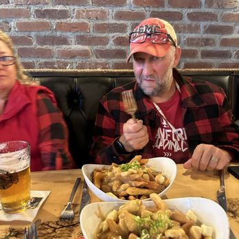 108 TAP HOUSE & BURGER BAR - Updated April 2025 - 131 Photos & 103 ...