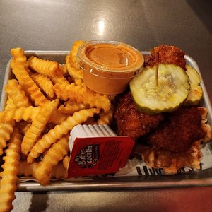 HOUSTON TX HOT CHICKEN - 483 Photos & 349 Reviews - 7155 Ann Rd, Las ...