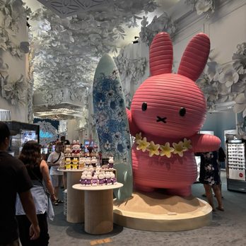 DFS WAIKIKI - Updated January 2026 - 70 Photos - 330 Royal Hawaiian Ave ...