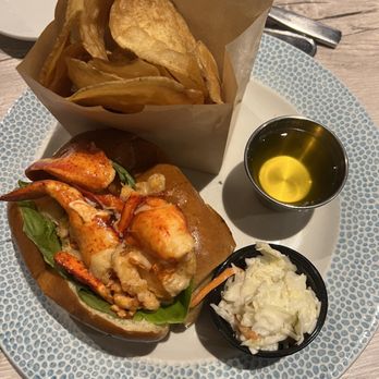 FINZ SEAFOOD & GRILL with 953 real customer photos - Updated August ...