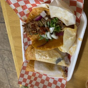 BIRRIERIA LITTLE TIJUANA - Updated September 2024 - 392 Photos & 582 ...