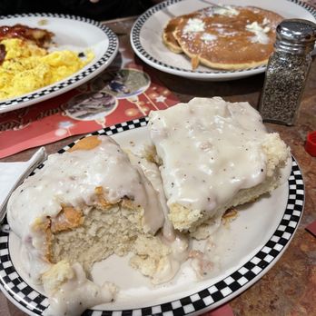 BLACK BEAR DINER - FEDERAL WAY - Updated August 2024 - 656 Photos & 738 ...