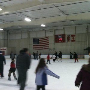 HOMMOCKS PARK ICE RINK - 140 Hommocks Rd, Larchmont, New York - Skating ...