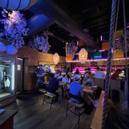 LUCKY ROBOT RESTAURANT - Updated May 2026 - 2609 Photos & 1773 Reviews ...